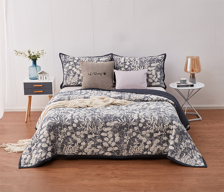 Canvas Quilt by Peace Arch • Heirloom Linens • Canadian Bedding in ...